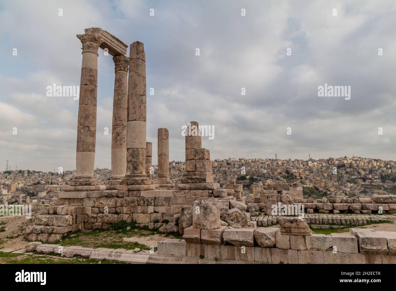 Temple of Hercules ruins at the Citadel in Amman, Jordan Stock Photo ...
