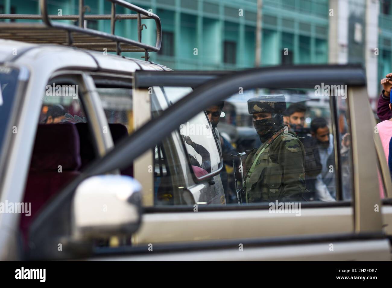 Frisking machine hi-res stock photography and images - Alamy