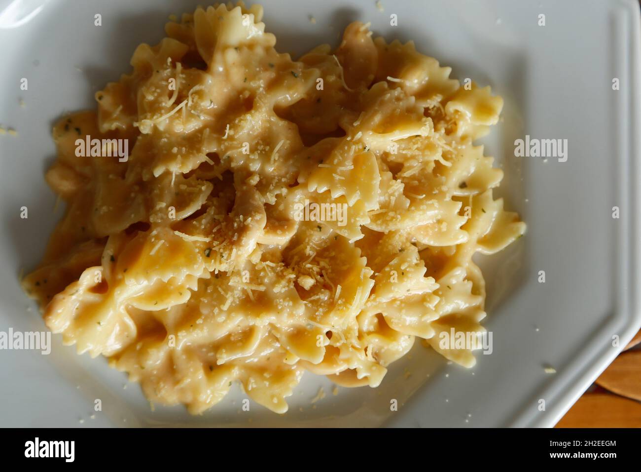 Lunch plate hi-res stock photography and images - Alamy