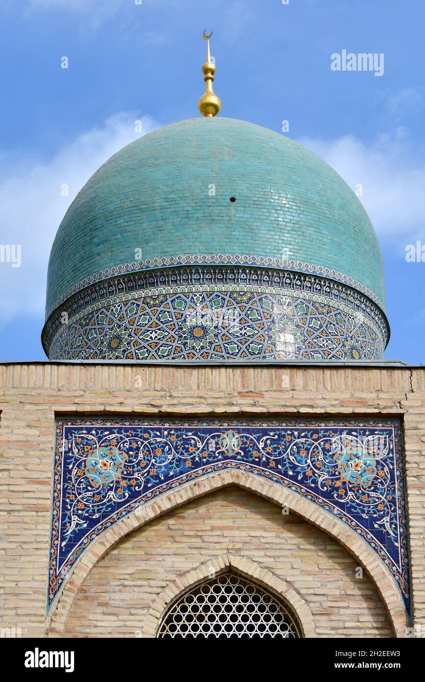 Abu Bakr Kaffal Shashi mausoleum, Tashkent, Uzbekistan, Central Asia ...