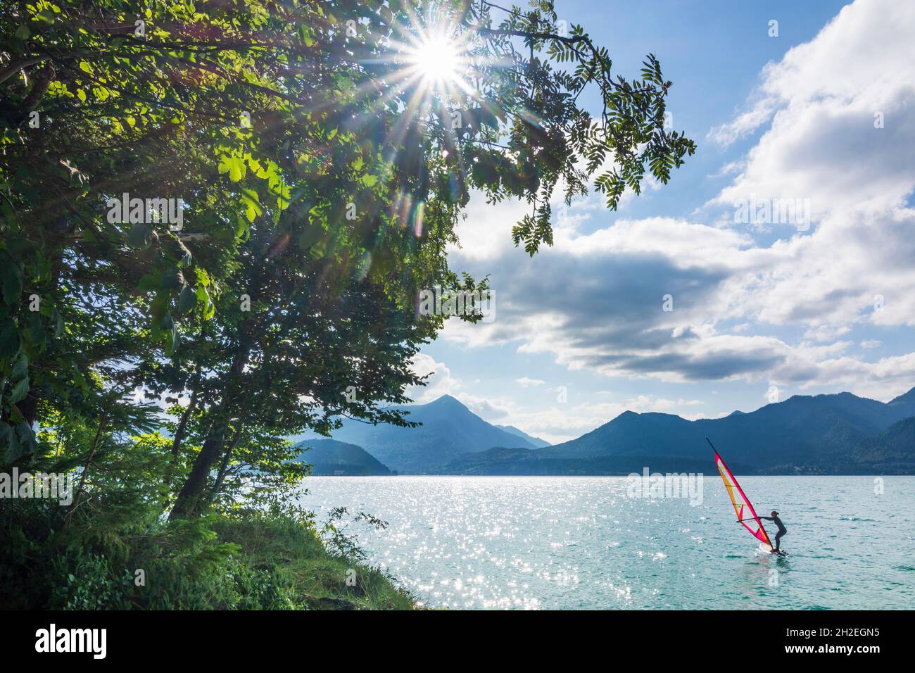 Kochel am See: Walchensee (Lake Walchen), windsurfer in Oberbayern, Upper Bavaria, Bayern ...
