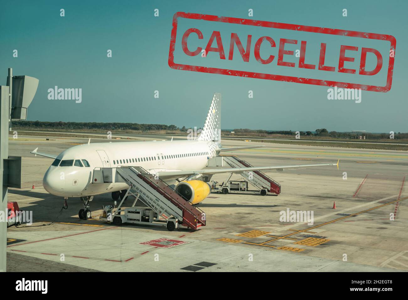 Flight cancelled hi-res stock photography and images - Alamy