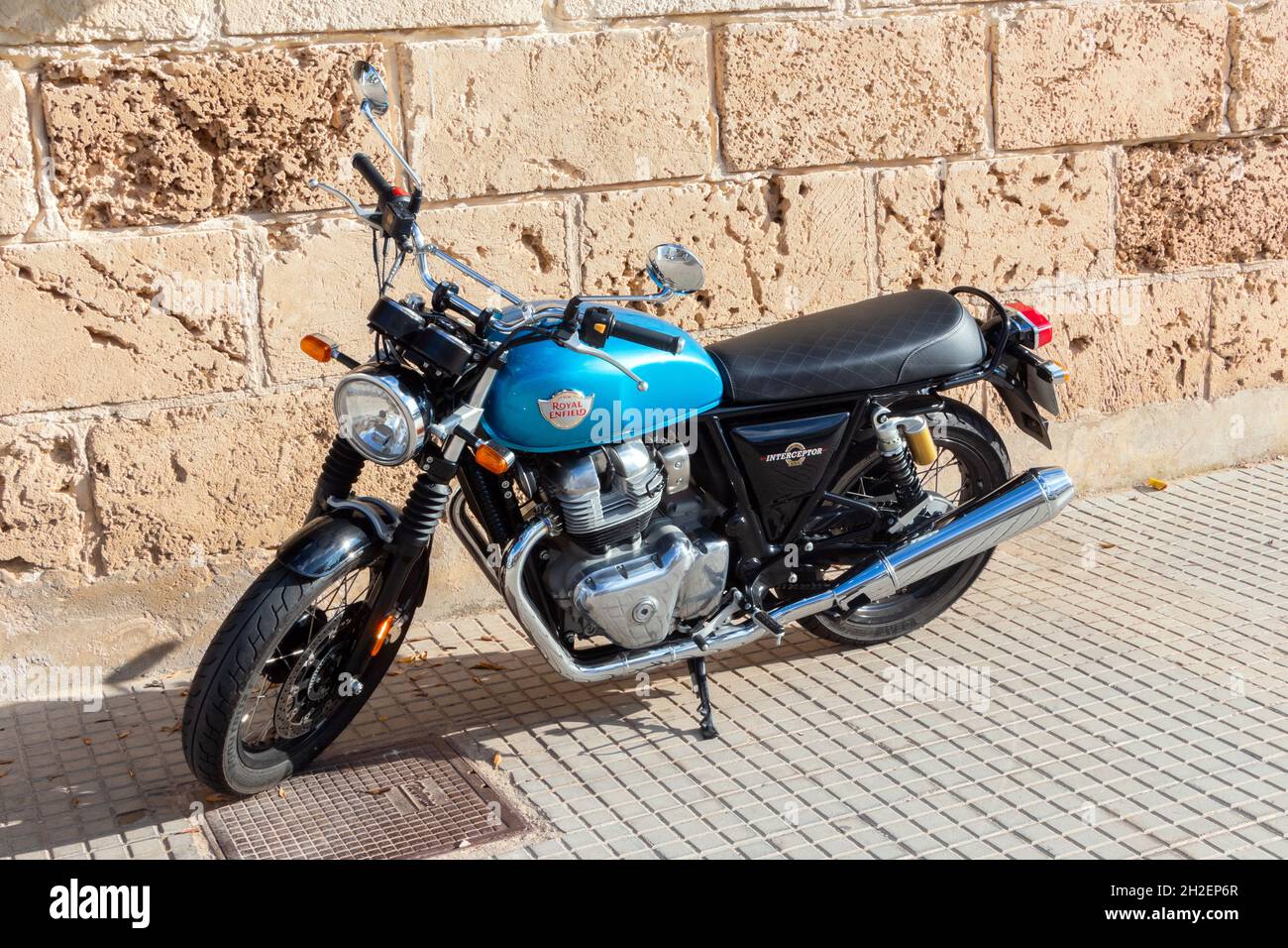Royal enfield interceptor 650 hi-res stock photography and images - Alamy