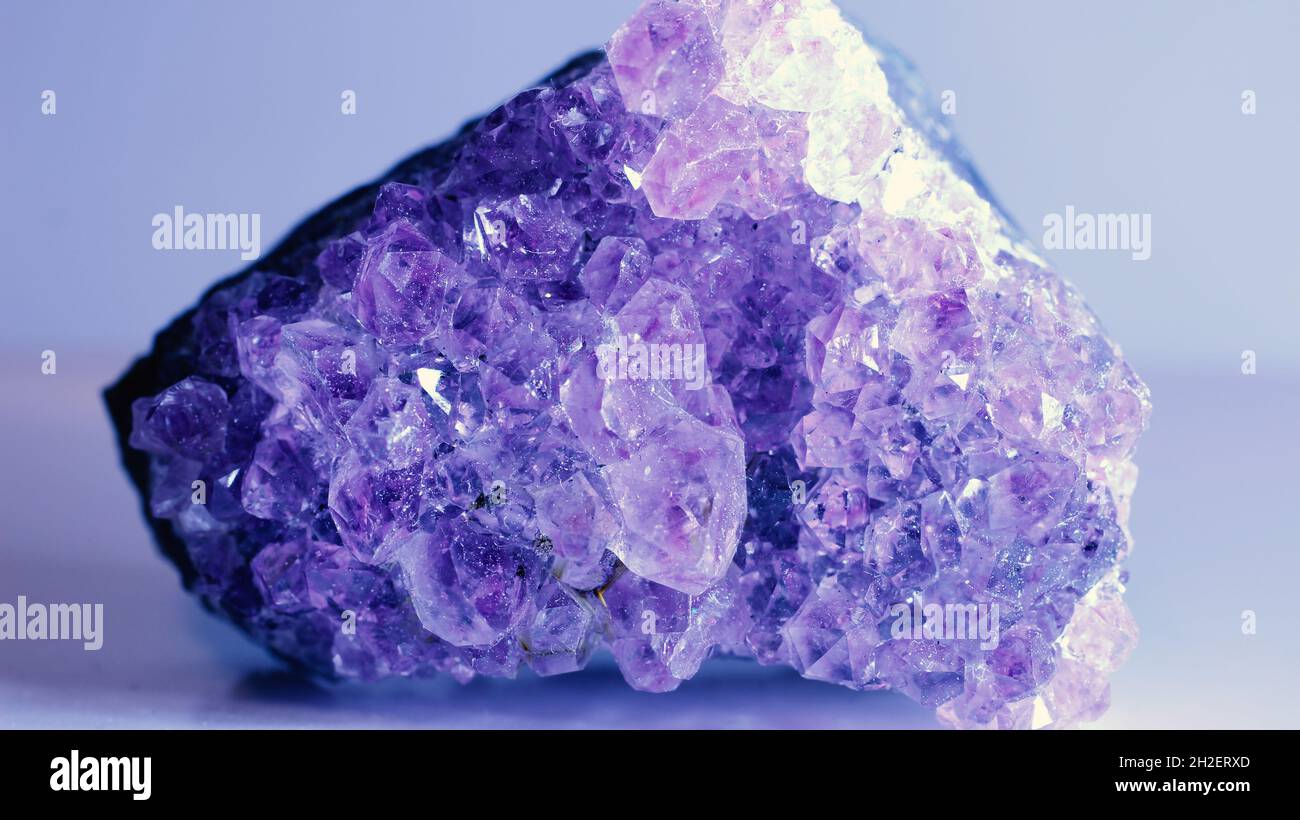 Amethyst crystal geode macro Stock Photo - Alamy