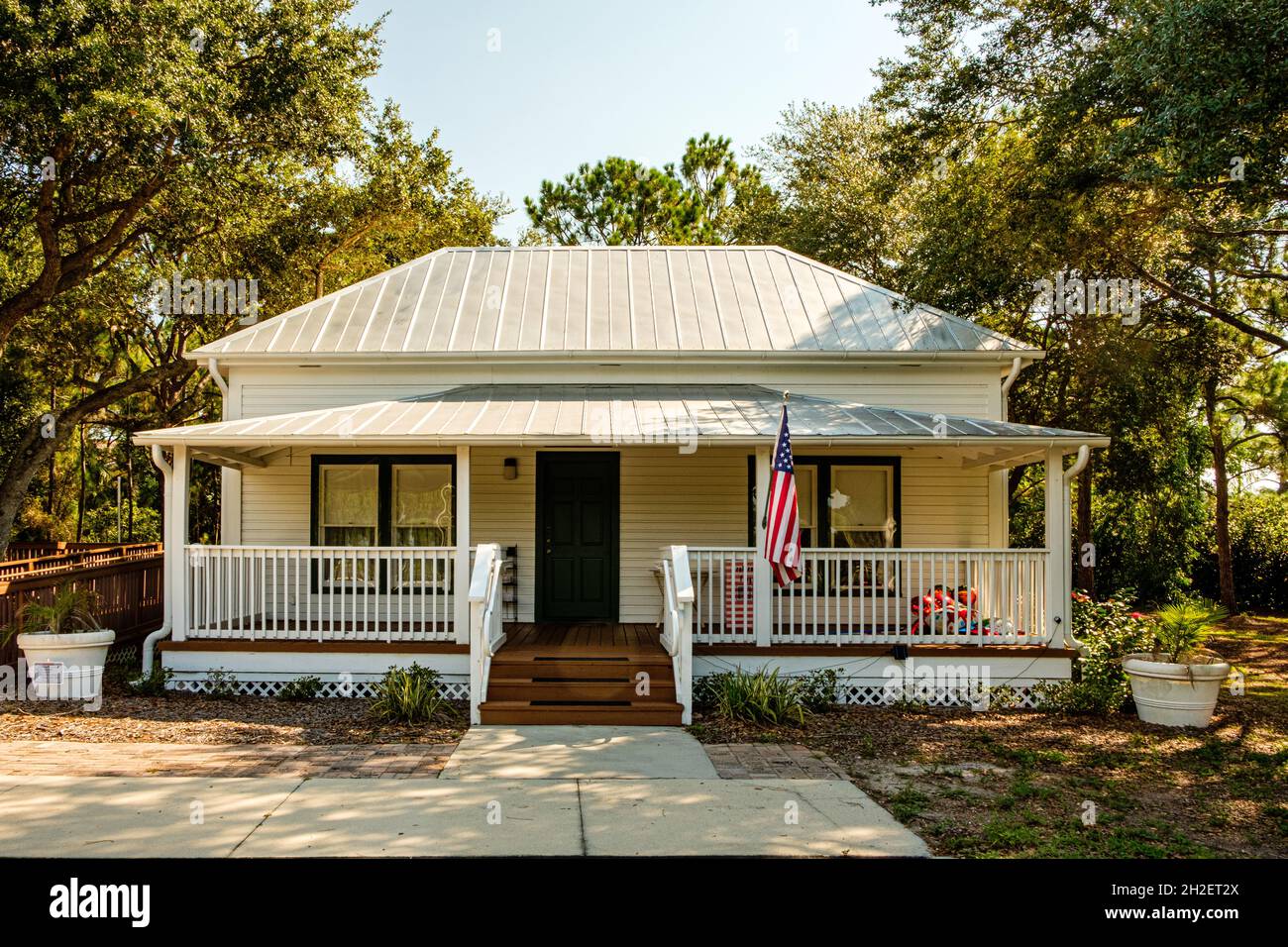 Florida cracker architecture house hi-res stock photography and images ...