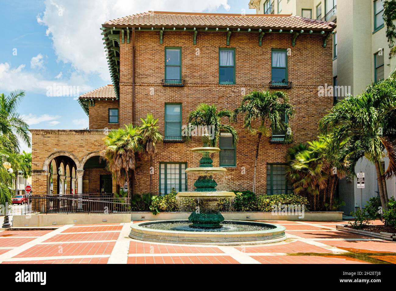 Roetzel and andress hi-res stock photography and images - Alamy