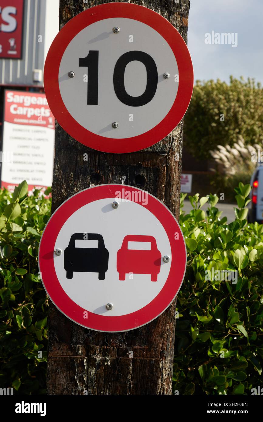 10 mph speed limit hi-res stock photography and images - Alamy