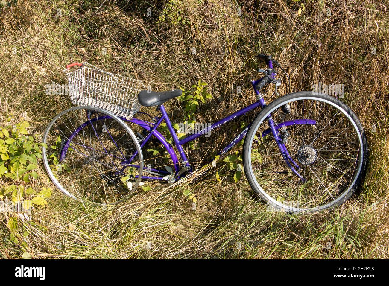 Damaged bicycle wheel hi-res stock photography and images - Alamy
