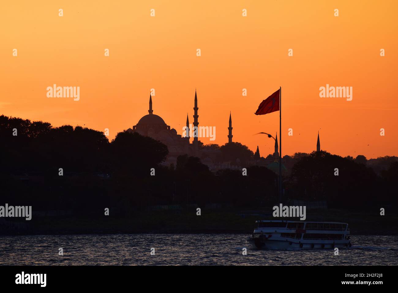 Turkey flag sunset hi-res stock photography and images - Alamy