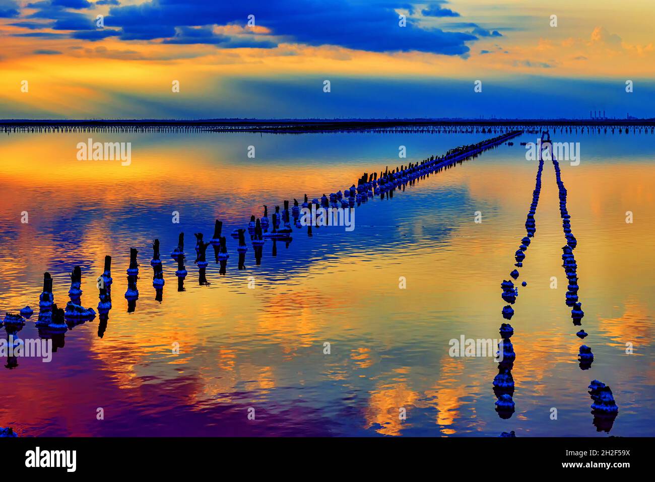 Pre dawn colors hi-res stock photography and images - Alamy