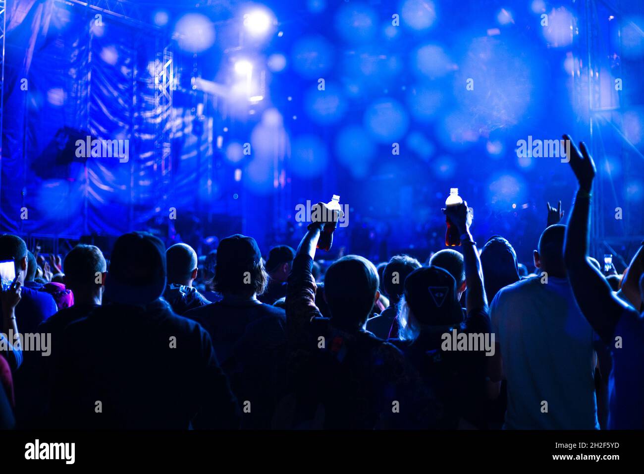 Applaud blue hi-res stock photography and images - Alamy