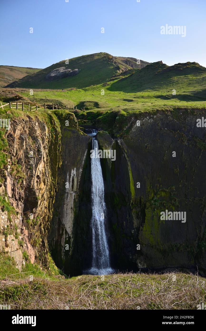 Mill with waterfall hi-res stock photography and images - Alamy