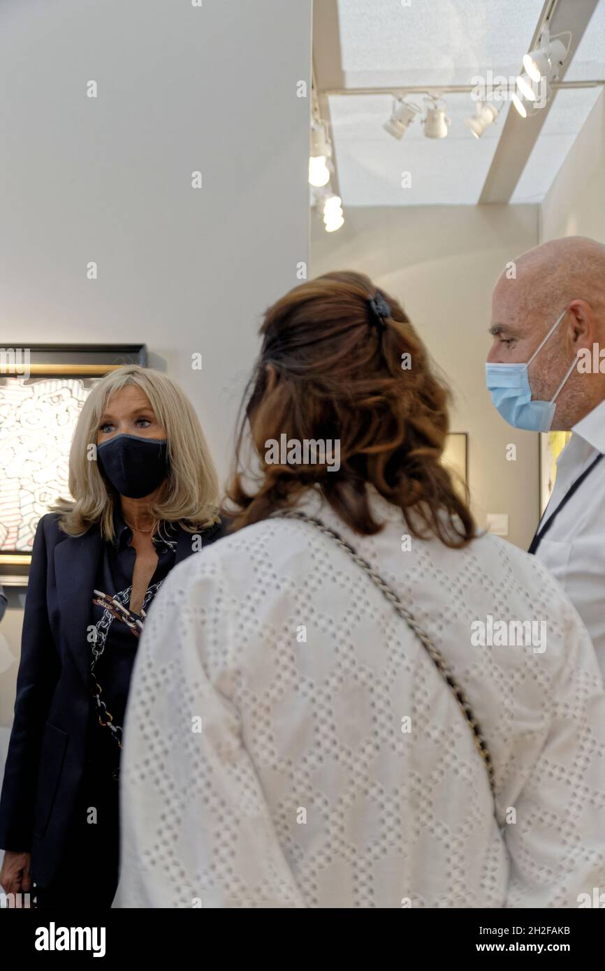 Brigitte macron young hi-res stock photography and images - Alamy
