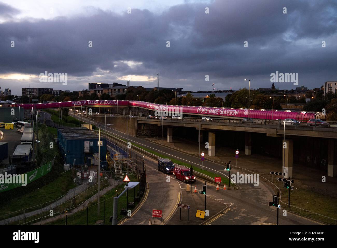 Pedestrian walkway over clydeside expressway hi-res stock photography ...