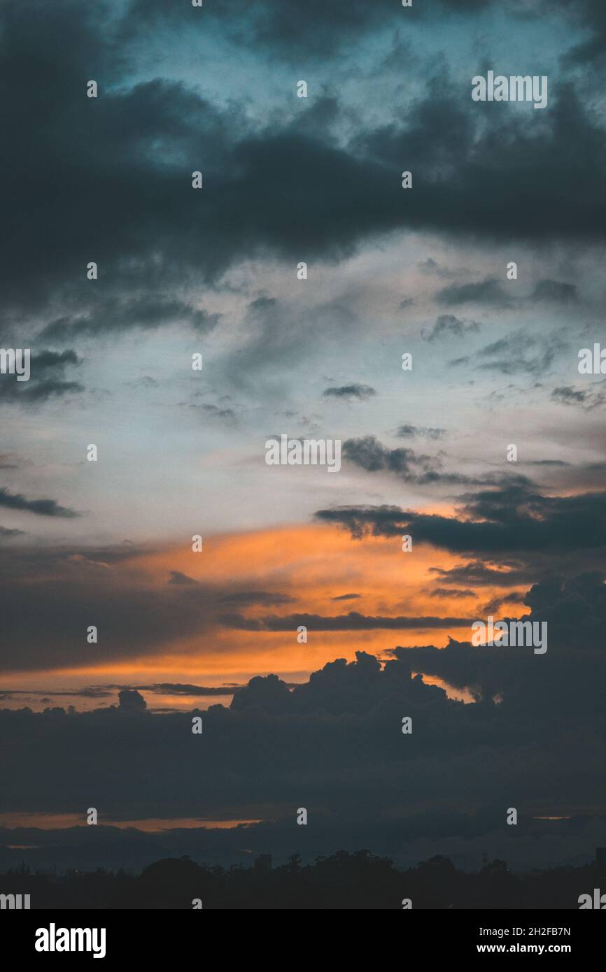 Evening skyscape hi-res stock photography and images - Alamy