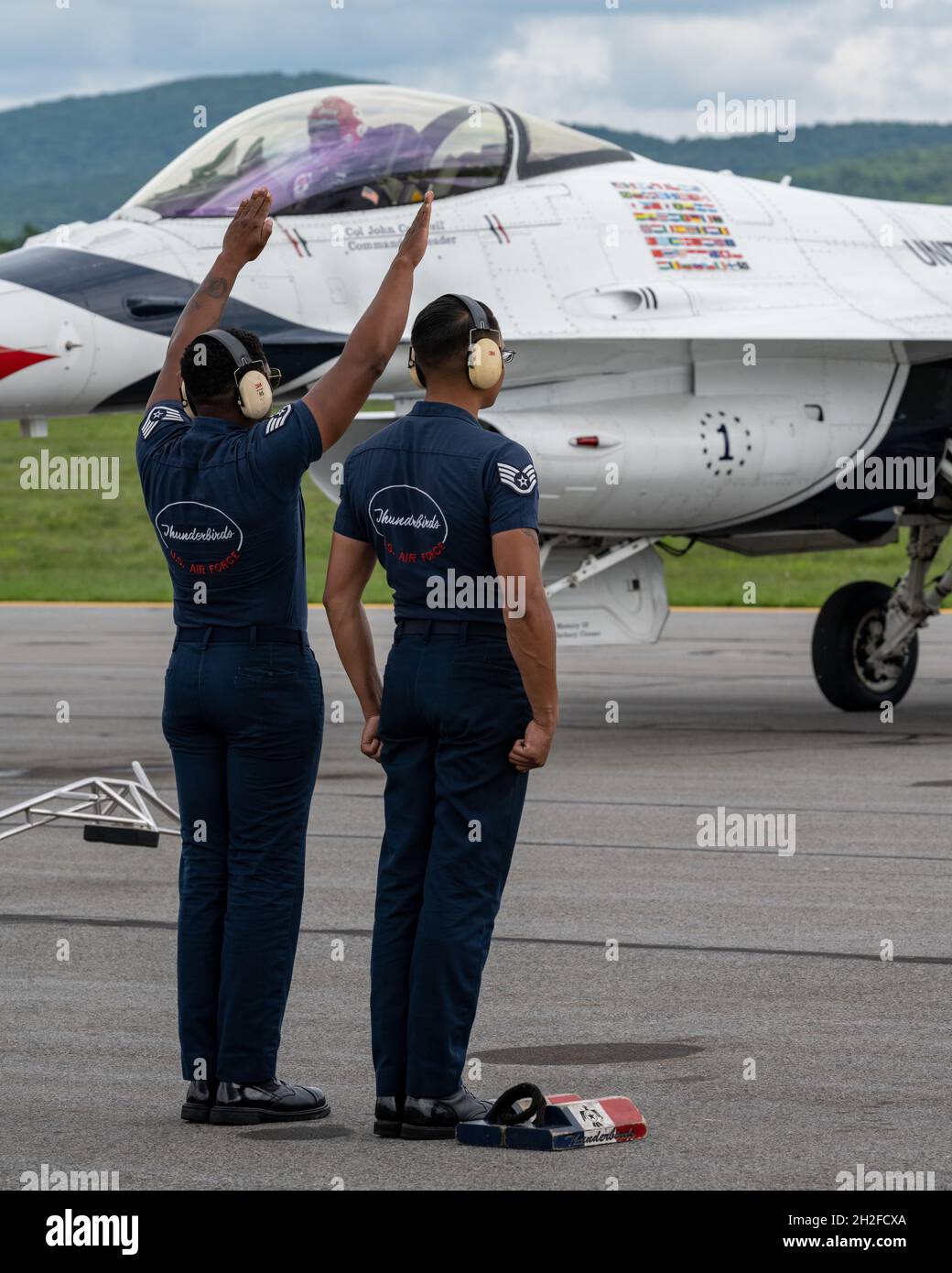 The United States Air Force Air Demonstration Squadron "Thunderbirds ...