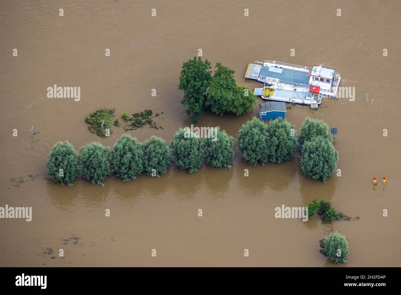 Aerial photograph, Ruhr flood, Ruhr ferry Hardenberg ruin, flooding ...
