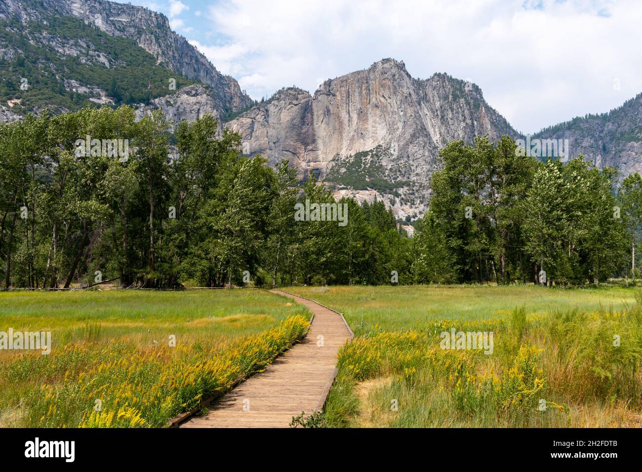 Cooks meadow yosemite hi-res stock photography and images - Alamy