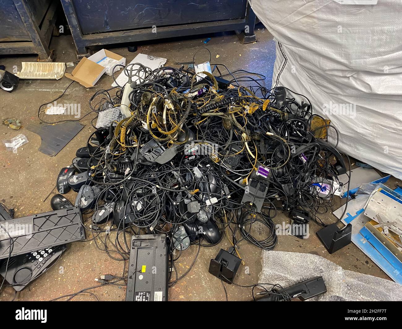 Pluggy cable from computers ready to be recycled Stock Photo - Alamy