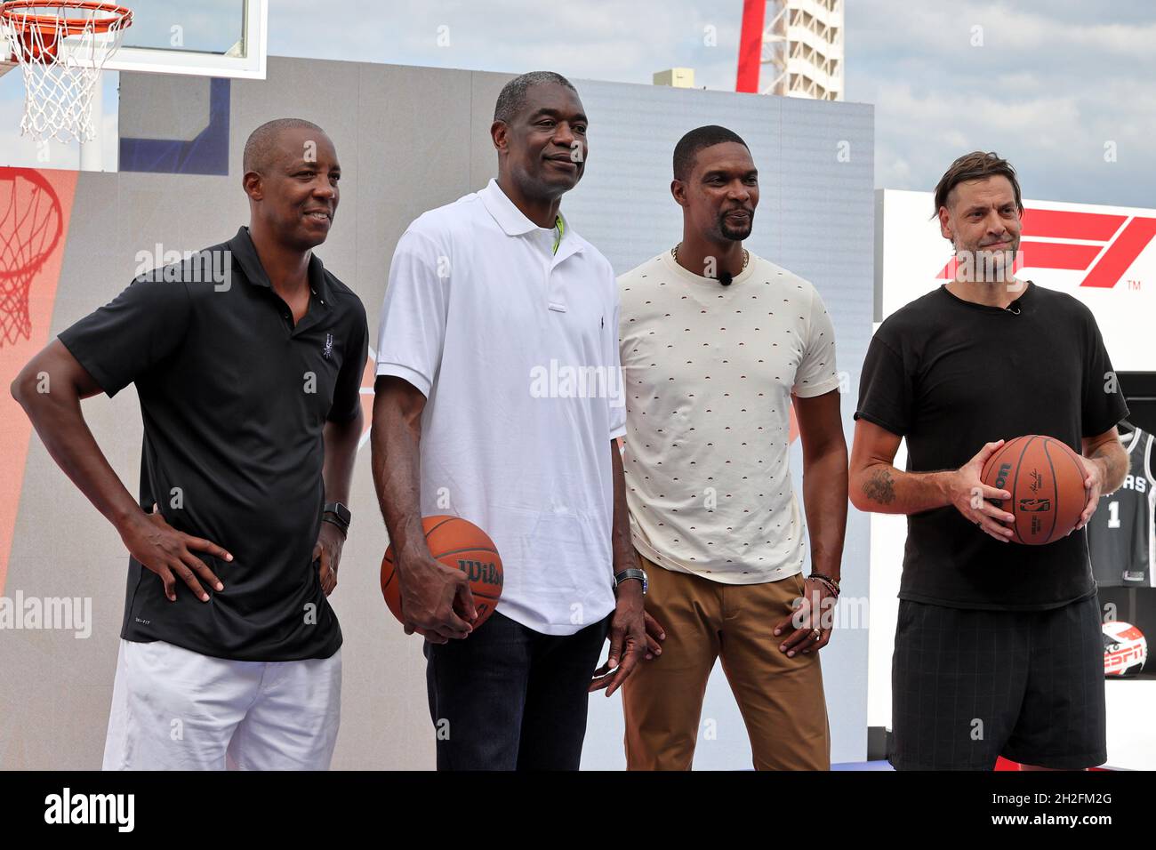 Dikembe mutombo hi-res stock photography and images - Alamy