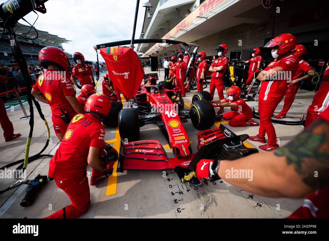 Austin, Texas, USA, 21.10.2021. Ferrari practices a pit stop. 21.10. ...