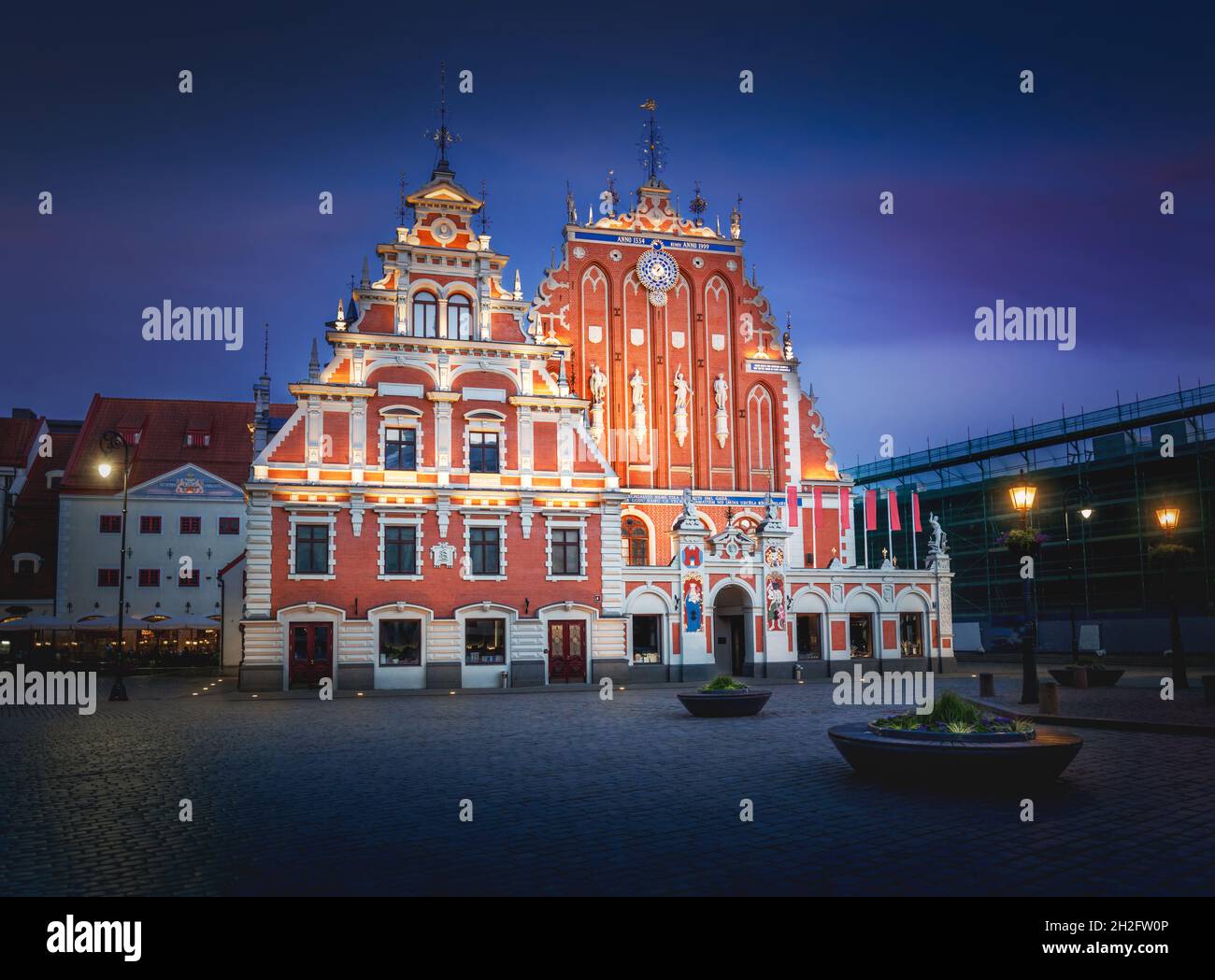 House of the Black Heads at night - Riga, Latvia Stock Photo - Alamy