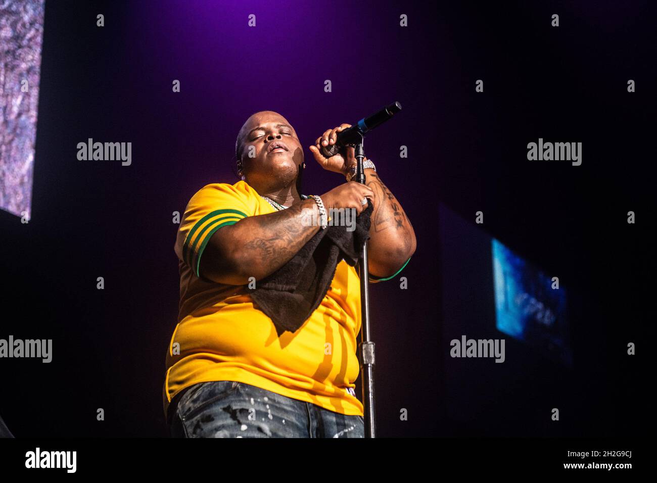 OAKLAND, CALIFORNIA - OCTOBER 20: Morray performs during "The Off ...
