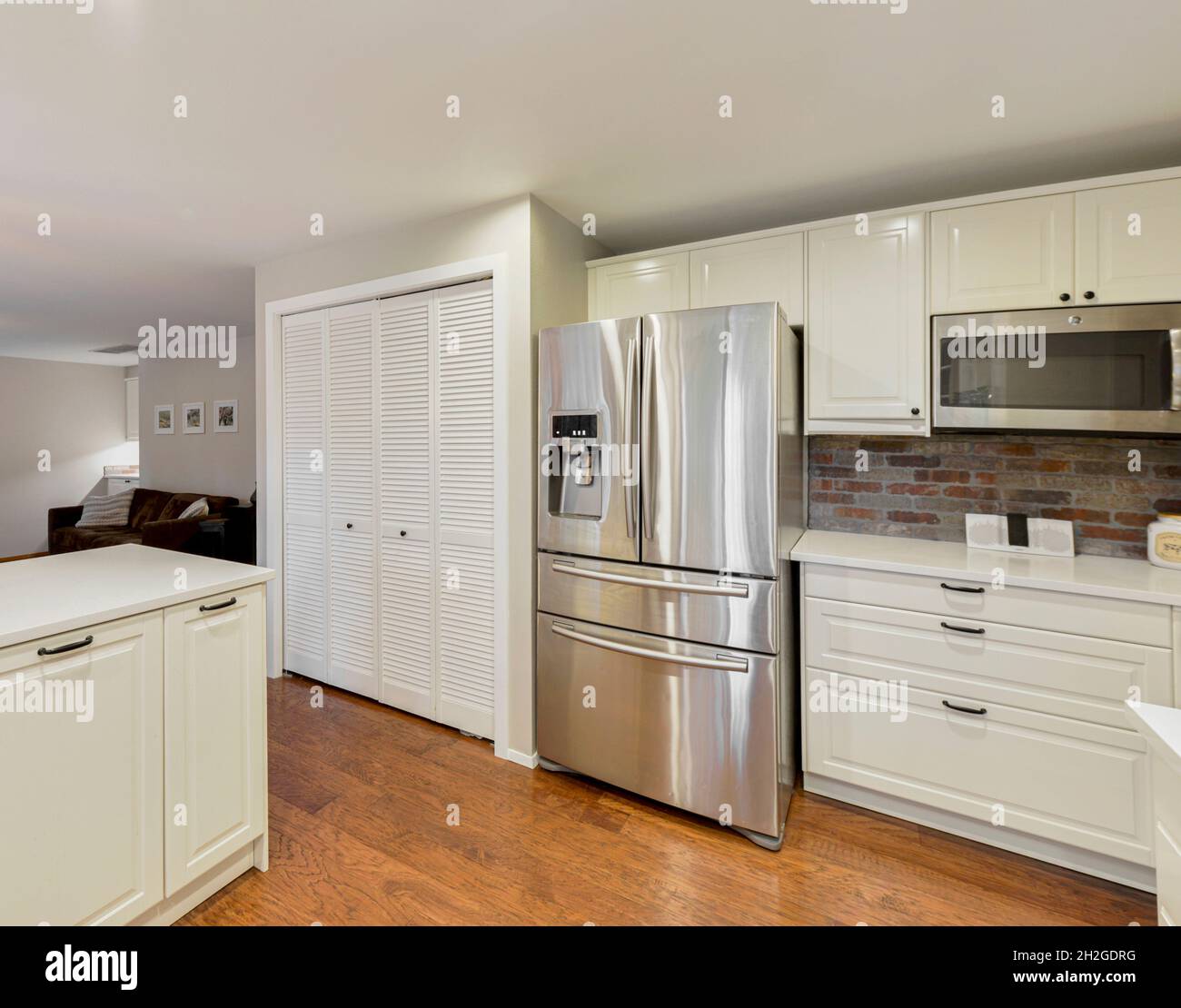 Modern residential kitchen interior Stock Photo - Alamy