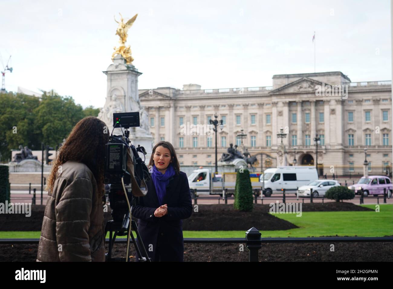 Queen elizabeth ii returned hi-res stock photography and images - Alamy
