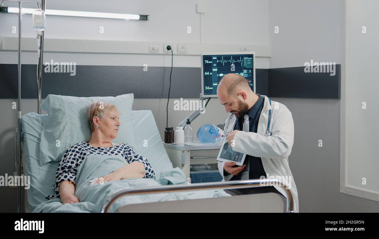 Hodpital ward hi-res stock photography and images - Alamy