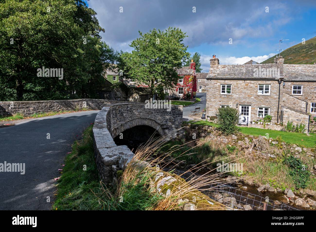 English hamlet hi-res stock photography and images - Alamy