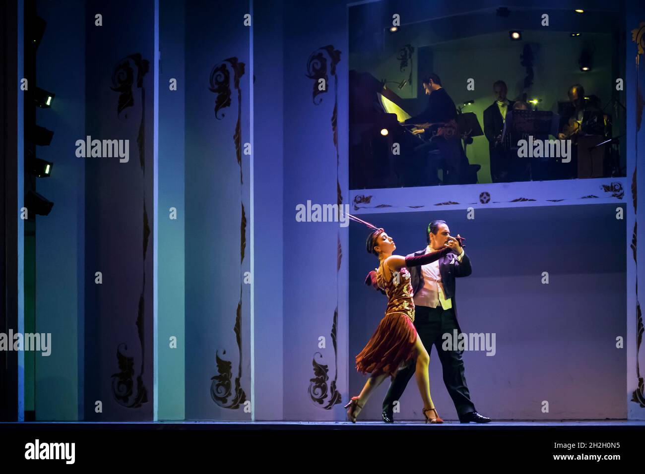 Argentina tango dance red hi-res stock photography and images - Alamy