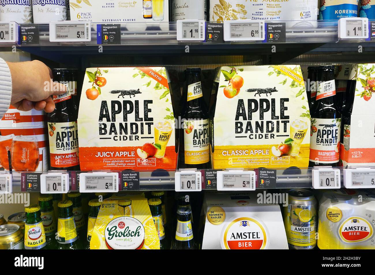 Apple Ciders in a store Stock Photo - Alamy