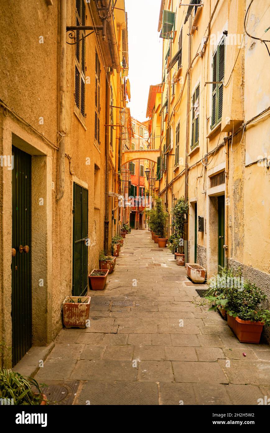Urban photography italian cities hi-res stock photography and images ...
