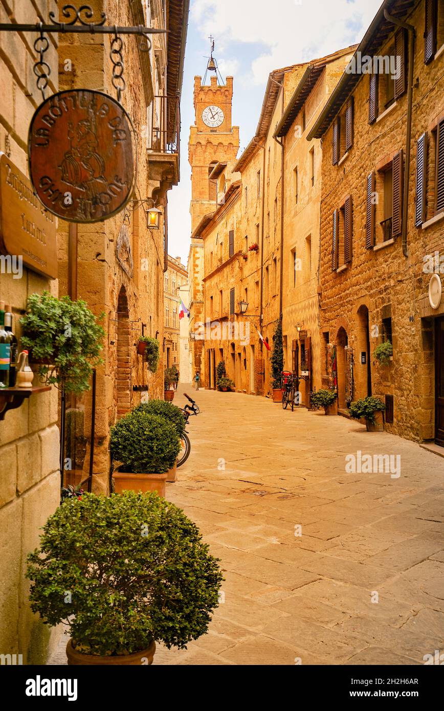 Street photography italian cities hi-res stock photography and images ...