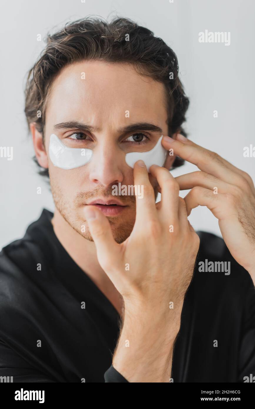 Man with the black eye patch hi-res stock photography and images - Alamy