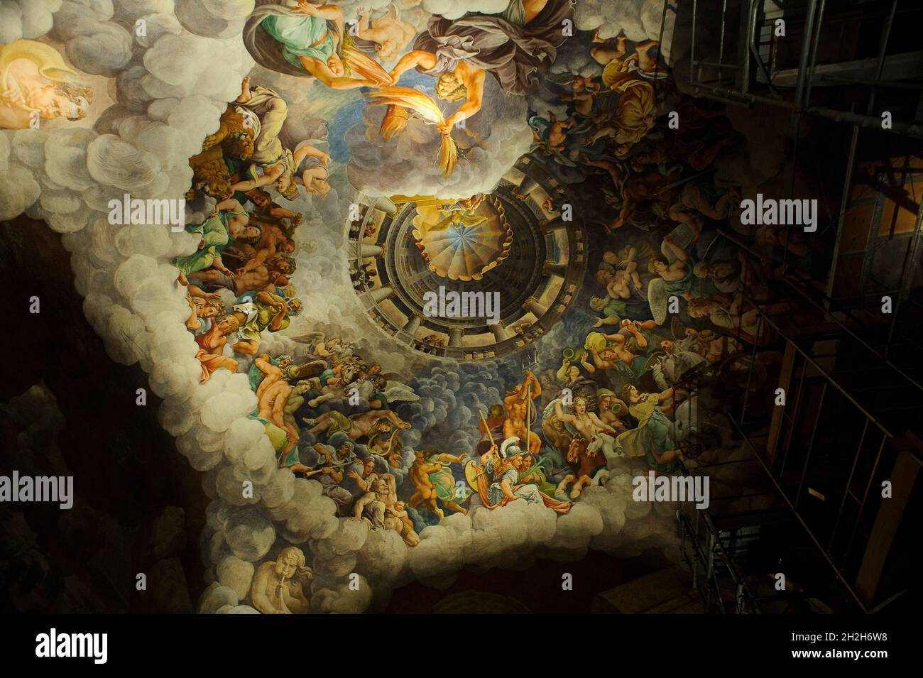 Giulio romano chamber of the giants hi-res stock photography and images ...