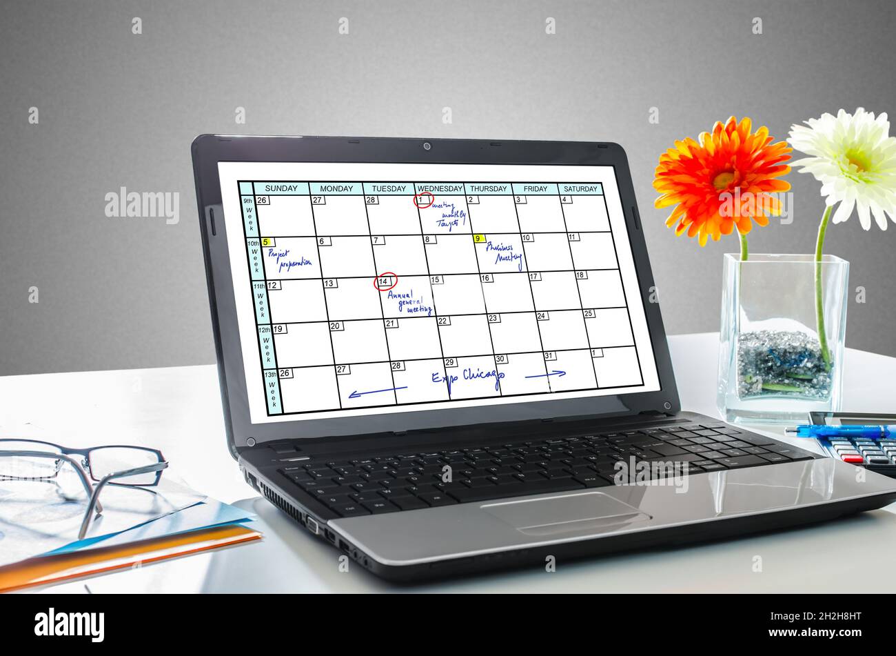 Laptop screen showing planner hi-res stock photography and images - Alamy