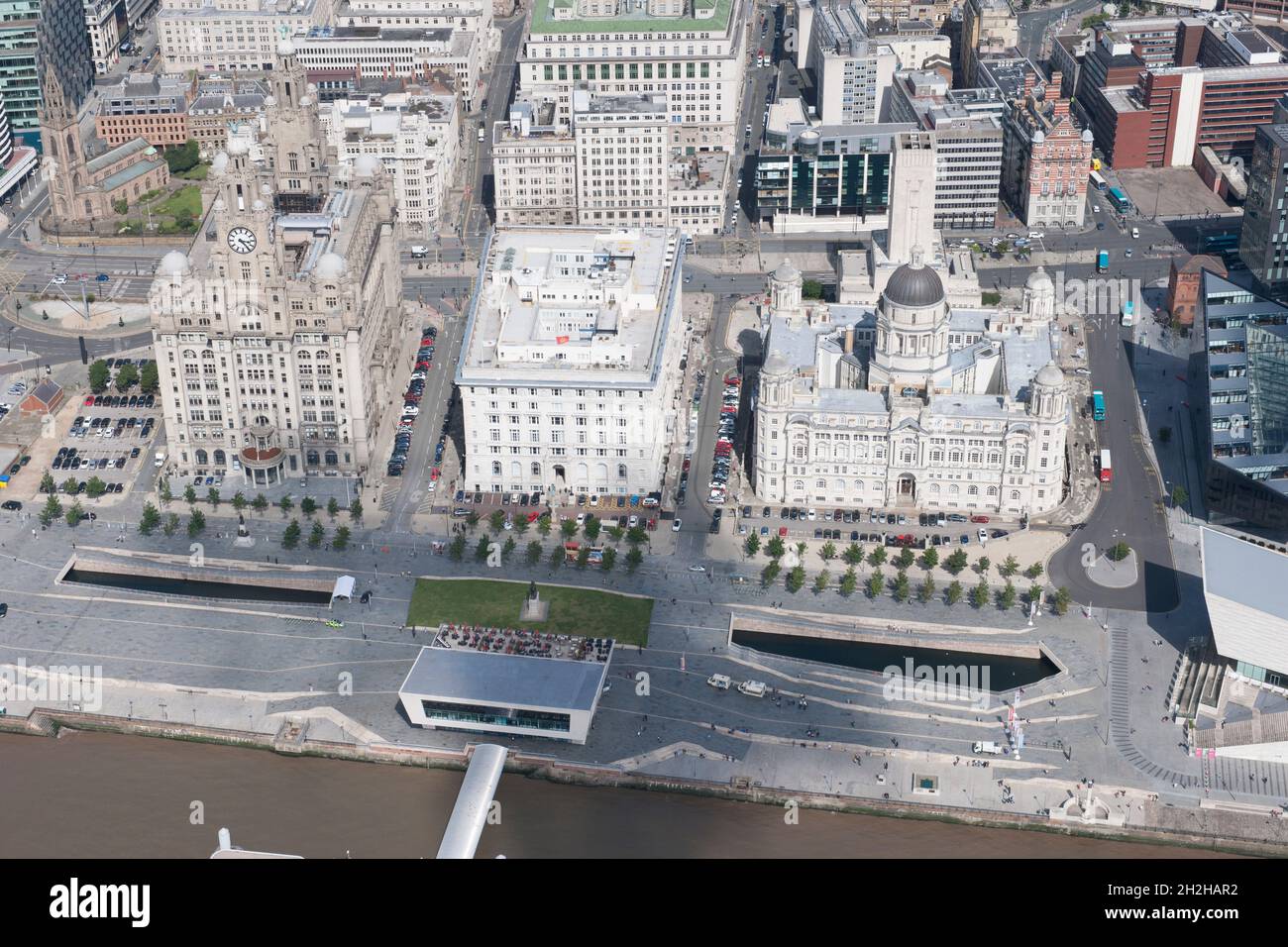 The Three Graces, Liverpool, 2015. The Royal Liver Building, Cunard ...