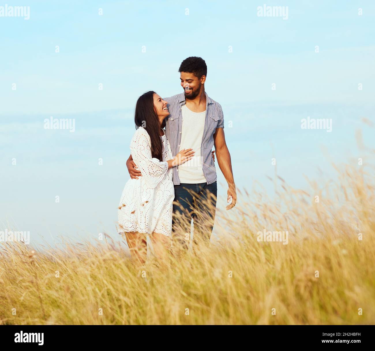 Black couple romantic sunset hi-res stock photography and images - Alamy