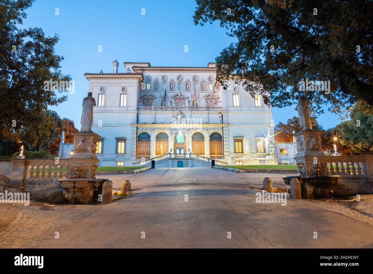 Villa borghese fountain hi-res stock photography and images - Alamy