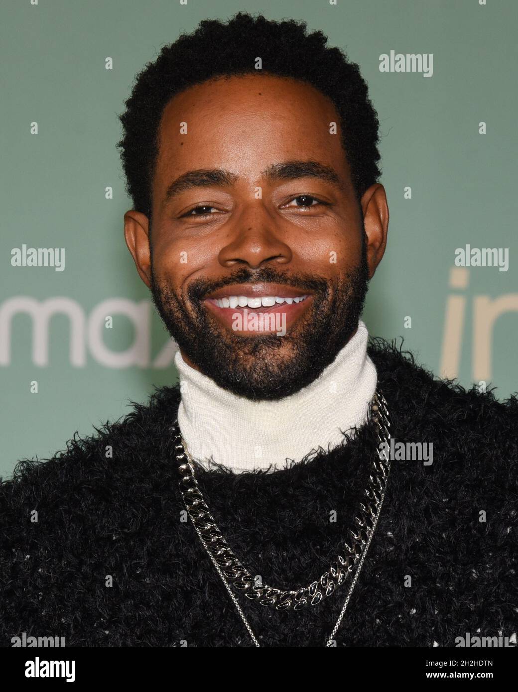 Jay ellis insecure hi-res stock photography and images - Alamy