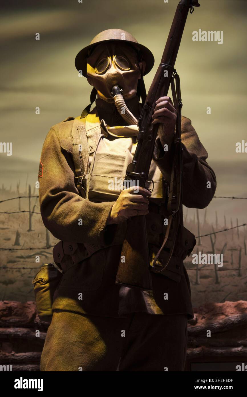 Wwi gas mask hi-res stock photography and images - Alamy