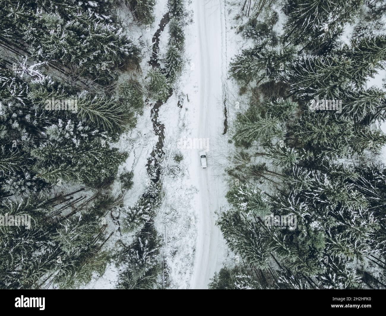 Aerial view white 4x4 vehicle hi-res stock photography and images - Alamy