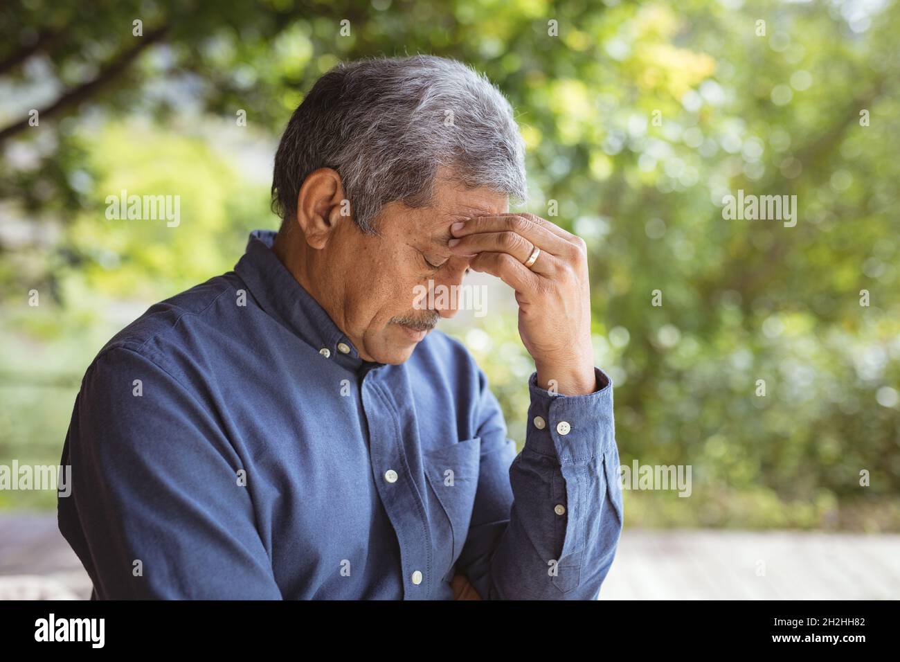 Forehead touching hi-res stock photography and images - Alamy