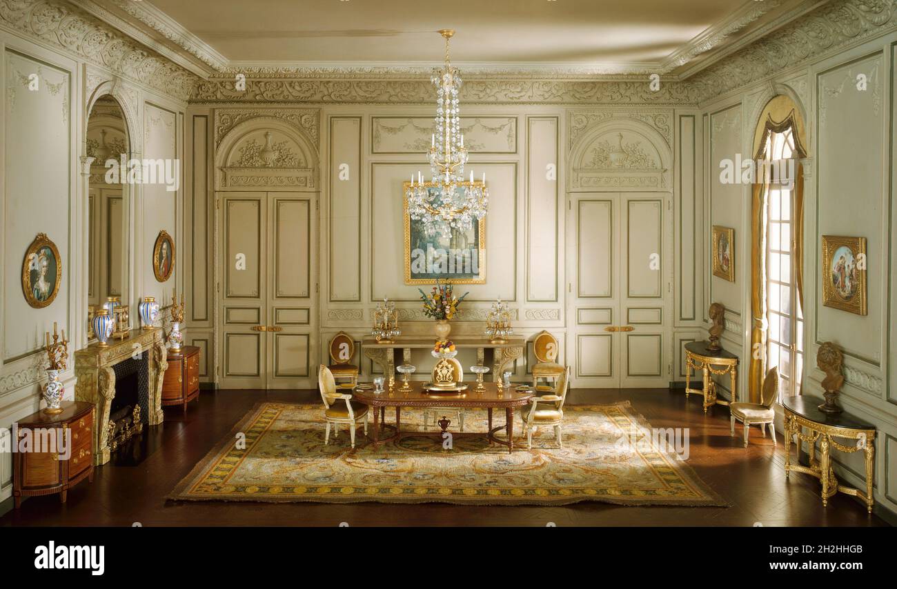 Louis Xv Furniture High Resolution Stock Photography and Images - Alamy