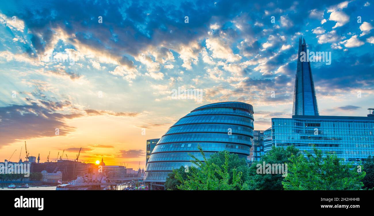 London modern sunset skyline on a beautiful summer day Stock Photo - Alamy