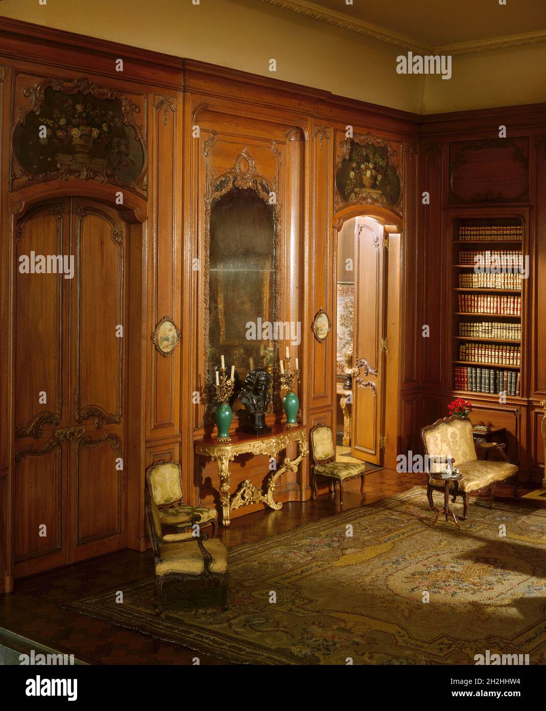 Louis quinze style architecture hi-res stock photography and images - Alamy