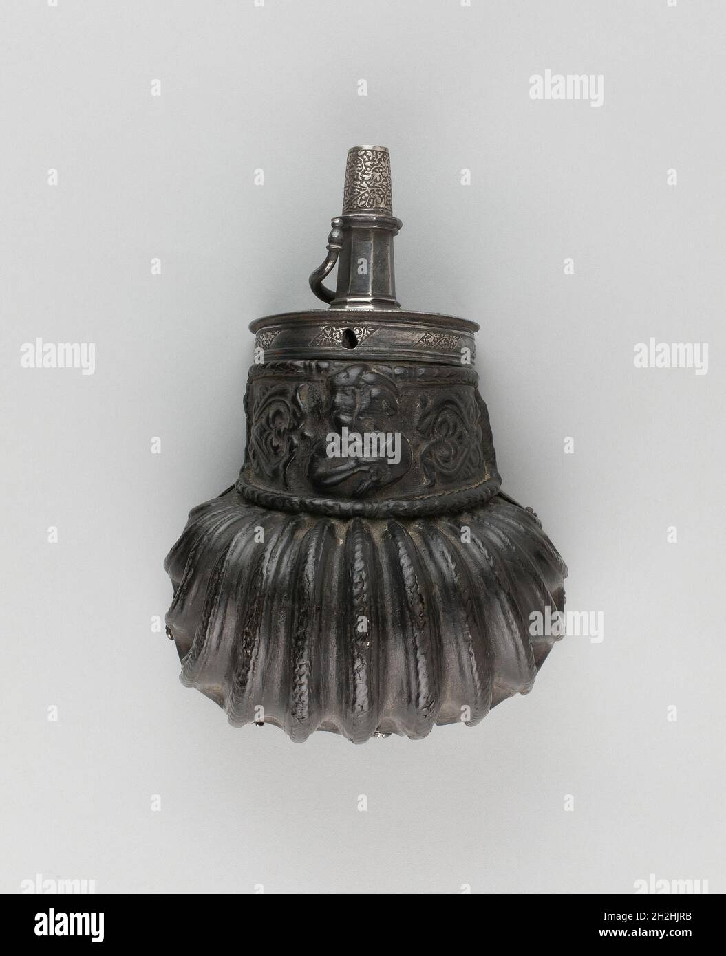 Silver powder flask hi-res stock photography and images - Alamy