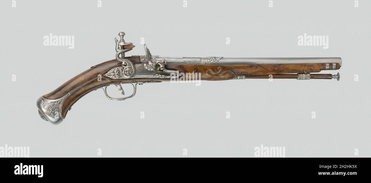 An italian flintlock pistol hi-res stock photography and images - Alamy